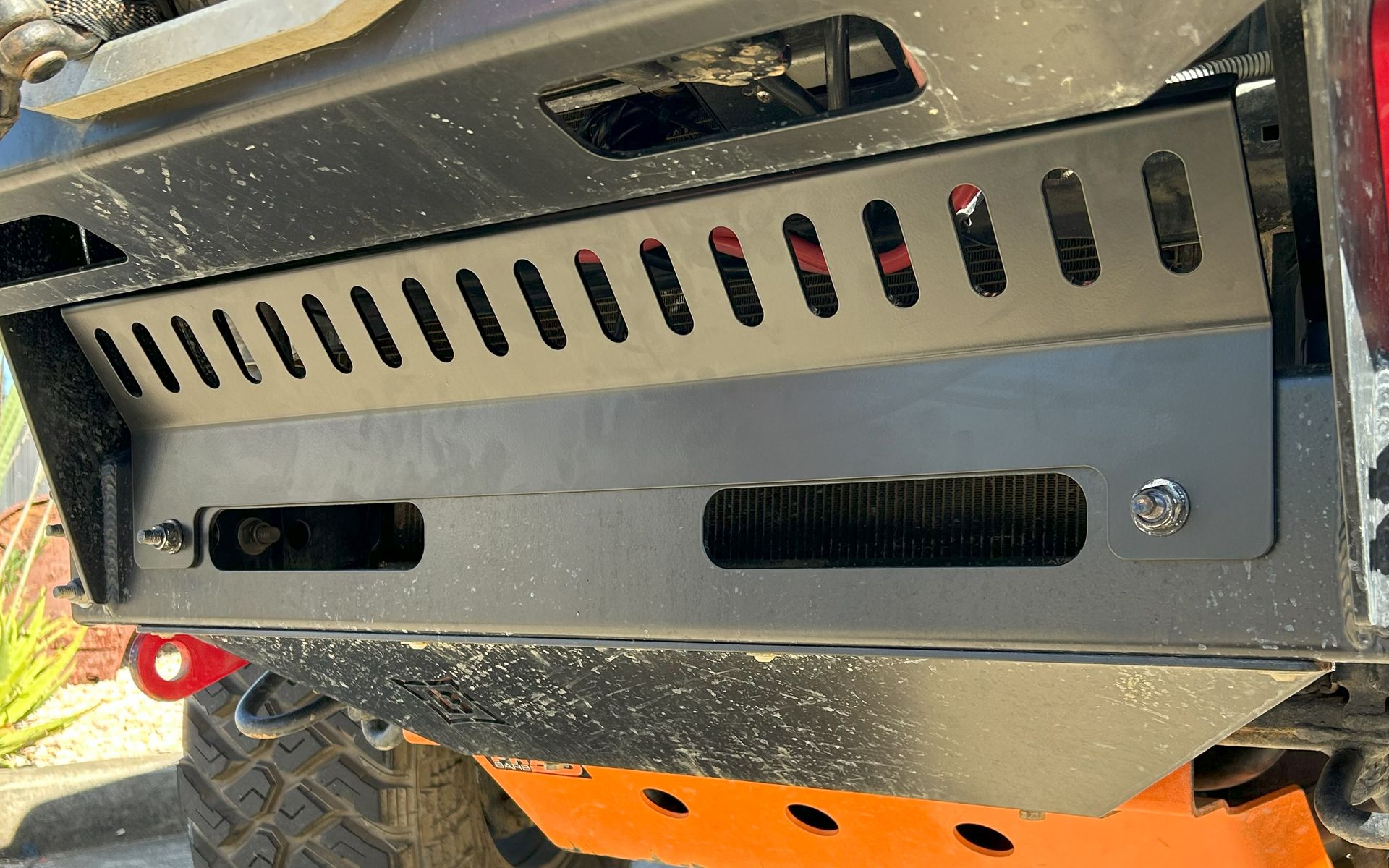 BULL BAR CENTRE INFILL PLATE